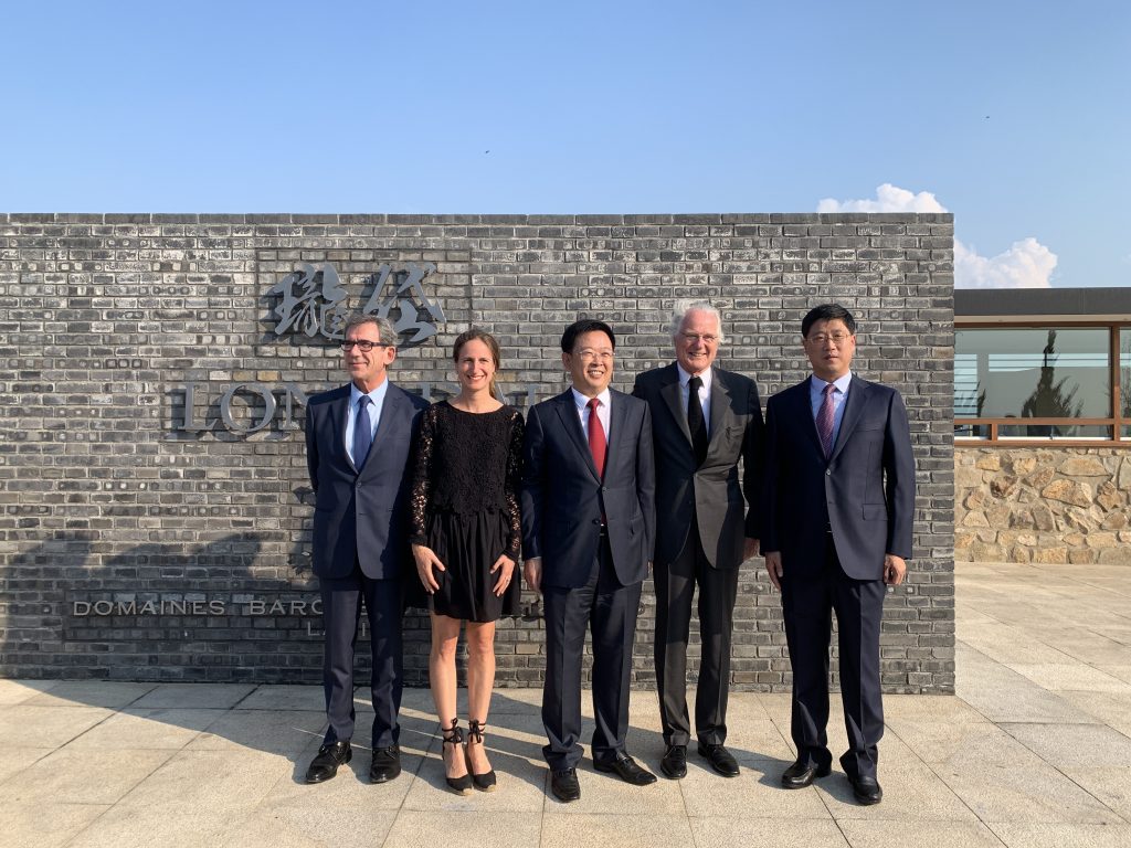 How are Chinese winemakers reacting to DBR Lafite's first Chinese wine?